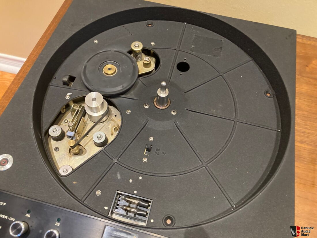 Hitachi PM-70 turntable, very rare and high quality machine ...Thorens ...