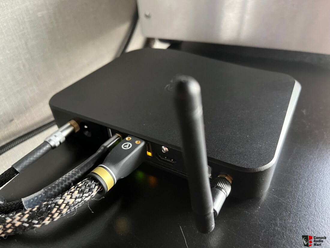 Stack Link II network bridge/ re-clocker with Volt power supply Photo ...