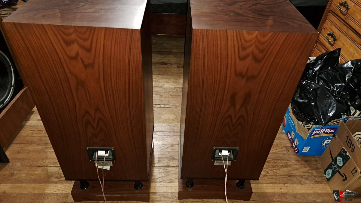 Castle conway 2 speakers Photo #4465388 - Canuck Audio Mart