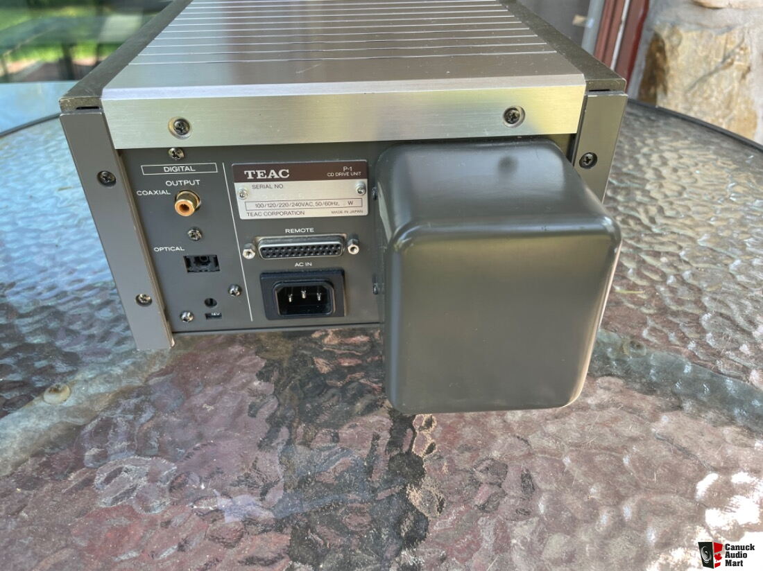 Teac Esoteric P1 CD player Transport Photo #4474387 - Canuck Audio Mart
