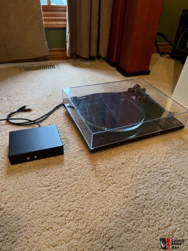 Rega P3 turntable with Neo psu power supply, Elys 2 cartridge Photo ...