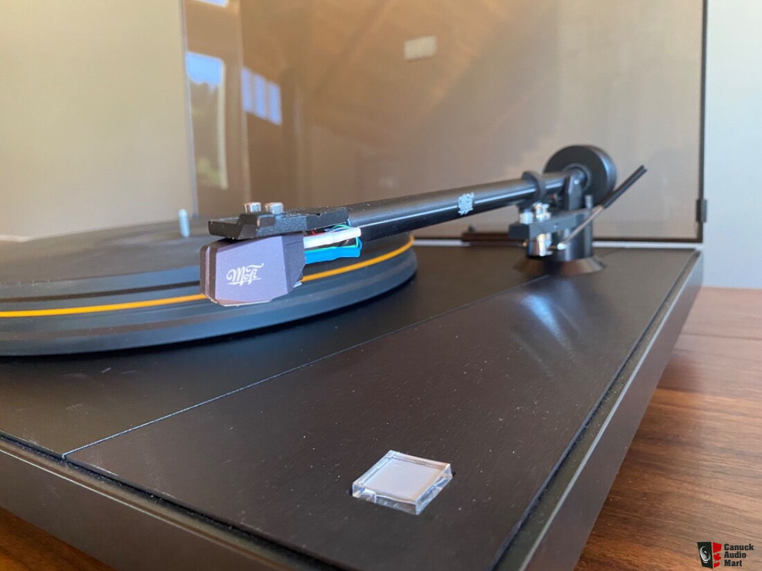 MOFI ultradeck turntable Photo #4490195 - Canuck Audio Mart