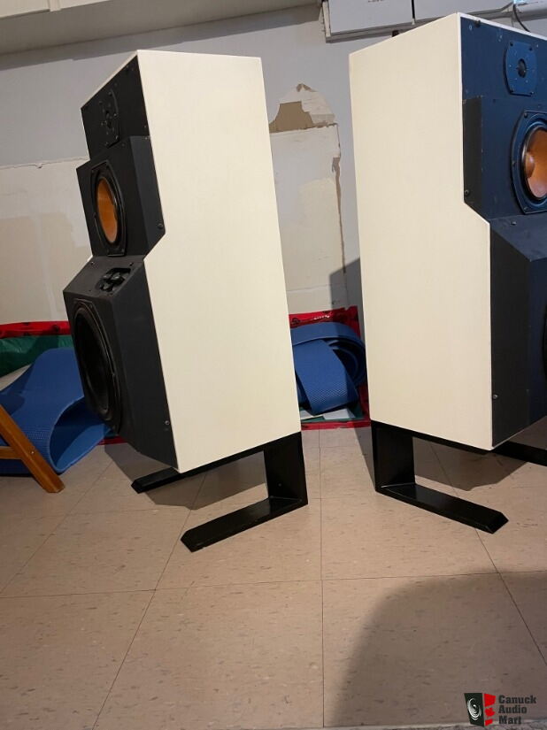 B&W DM6 floor standing loudspeaker system Photo #4497067 - UK Audio Mart