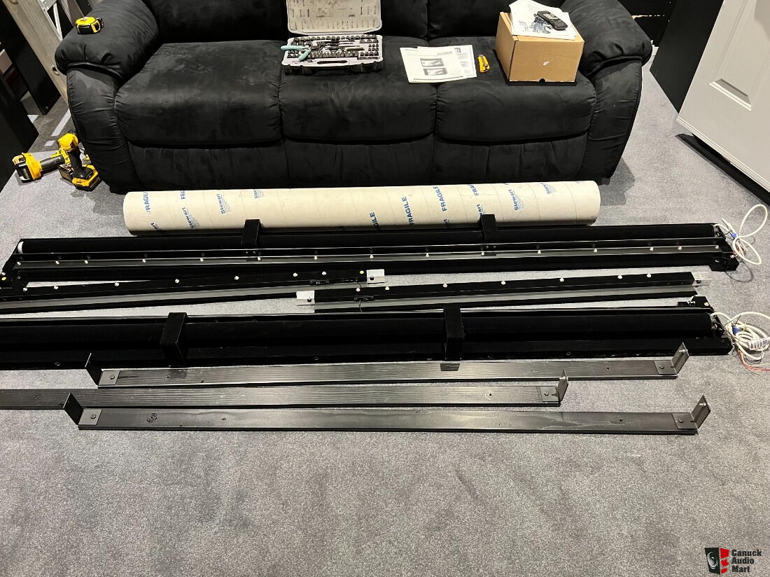 Stewart Projection screen 110 inches of diagonal with Masking Photo ...