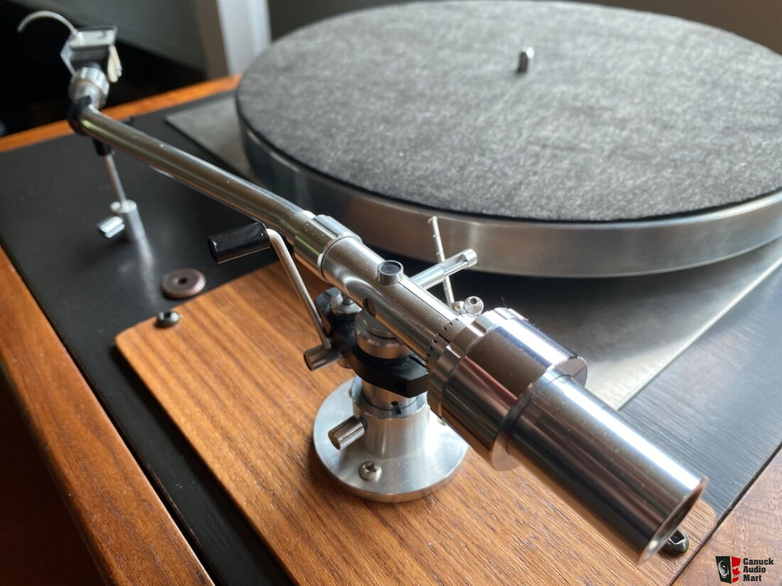 High end handmade turntable Photo #4512122 - Canuck Audio Mart