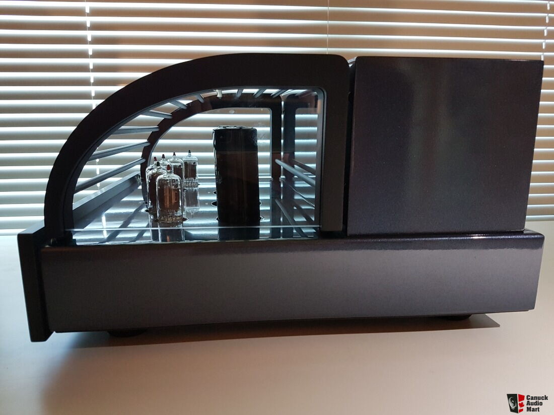 PrimaLuna DiaLogue Premium Preamplifier Photo #4516259 - Canuck Audio Mart