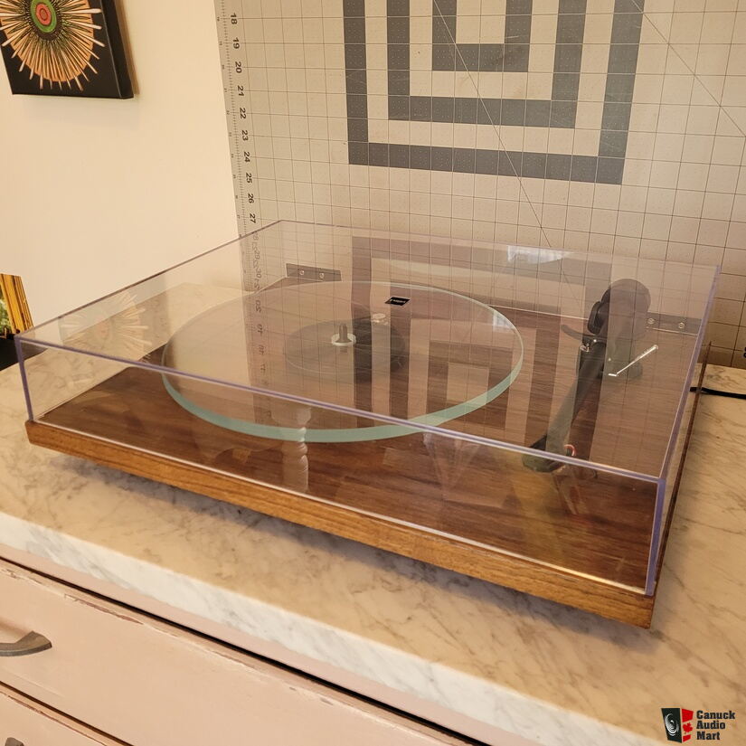 Rega P2 w/RB220 Tonearm & Custom Walnut Veneer Photo #4534934 - US ...