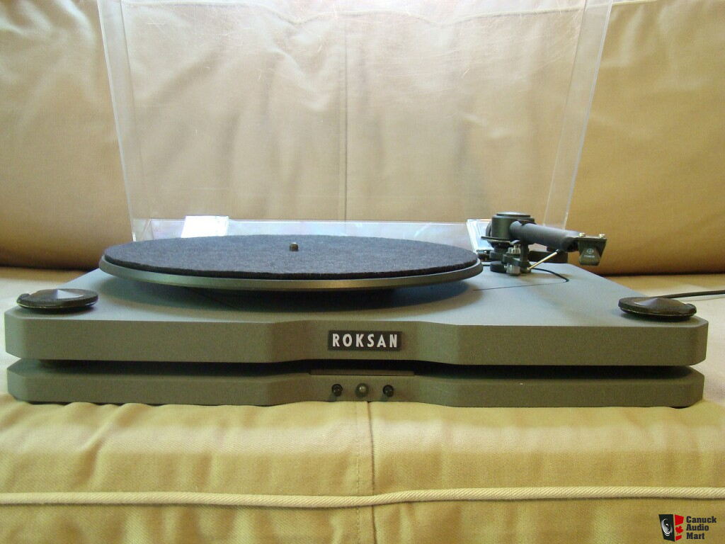 ROKSAN RADIUS TURNTABLE WITH EXTERNAL POWER SUPPLY Photo #453857 ...