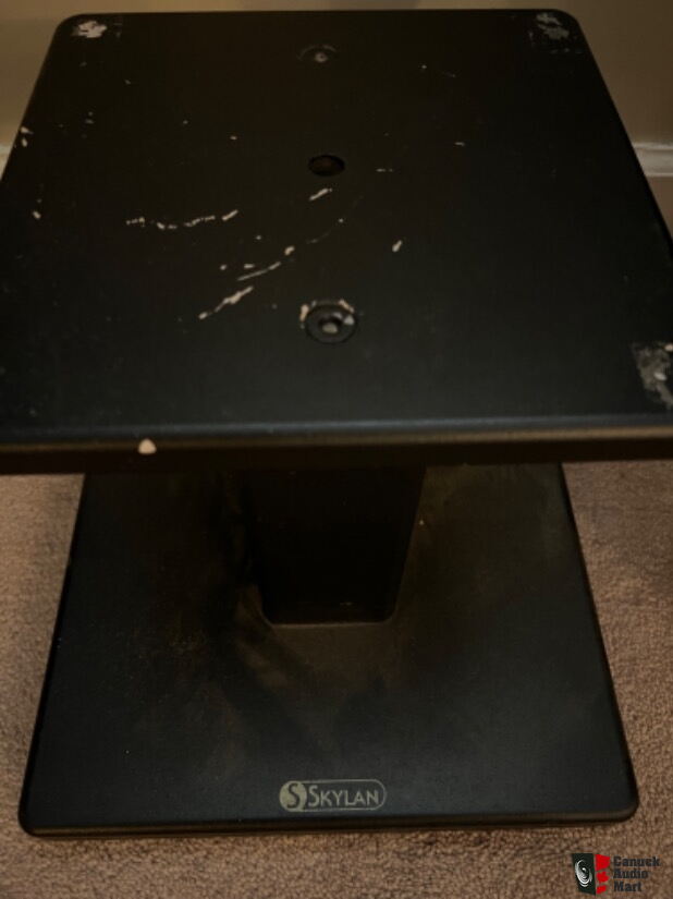 Paradigm Model 7se speakers with stands Photo #4546513 - Canuck Audio Mart