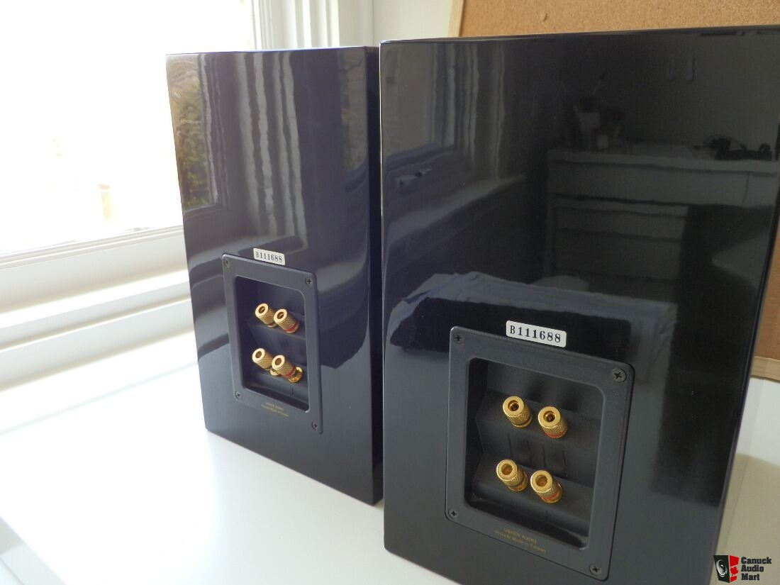 Usher S-520 Bookshelf Speakers in Gloss black - Excellent Sound! Photo ...
