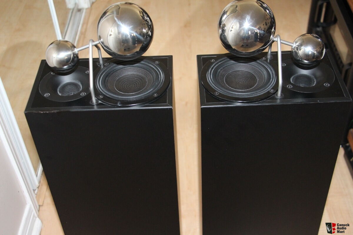 Duevel Planets omnidirectional speakers Photo #4574899 - Canuck Audio Mart