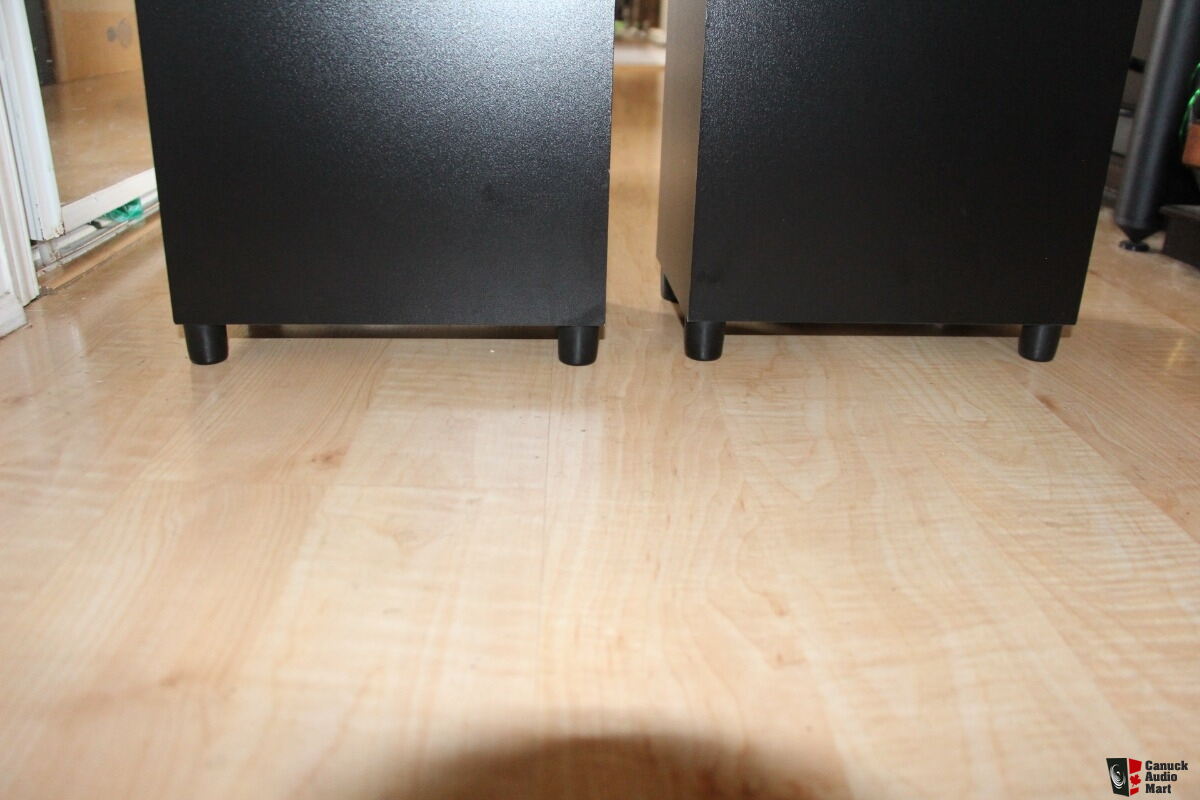 Duevel Planets omnidirectional speakers Photo #4574903 - Canuck Audio Mart