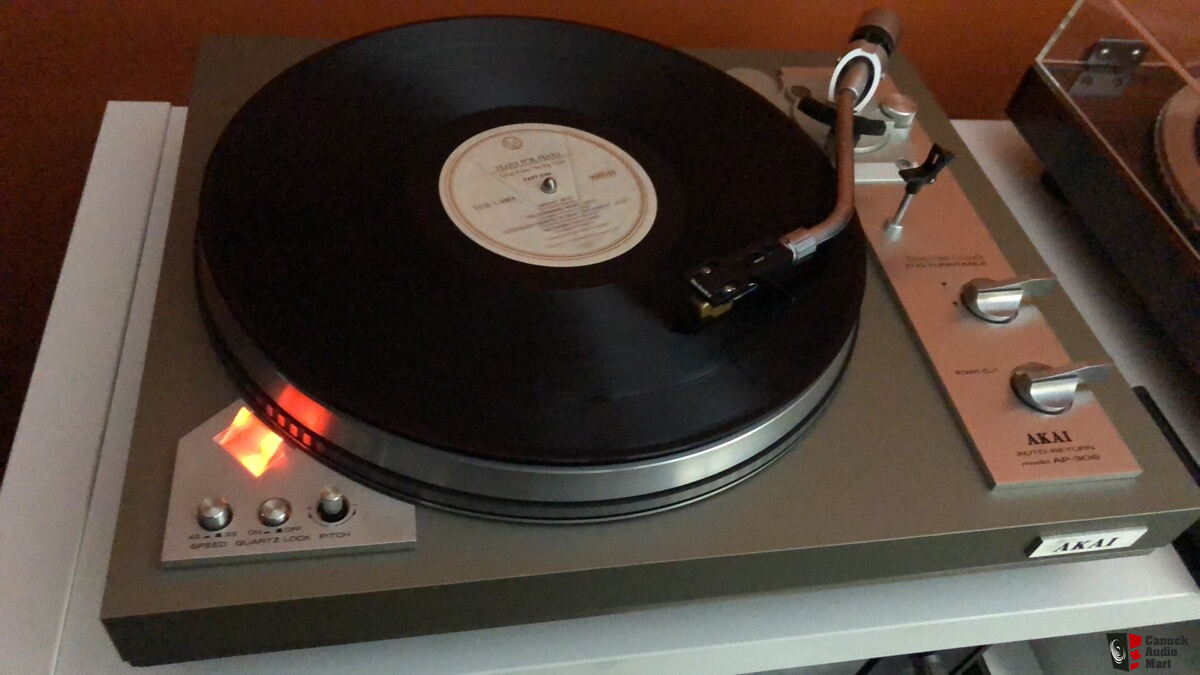 AKAI AP-306 QUARTZ Turntable Photo #4583200 - Canuck Audio Mart