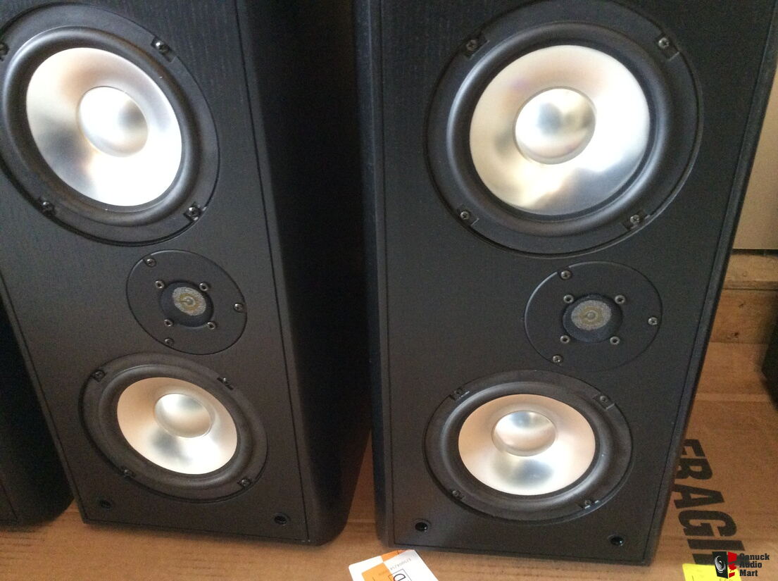 Genesis 700 centre speaker
