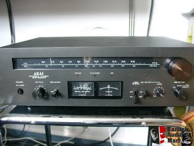 AKAI AT-2600 Tuner in rare black -Excellent condition. beats the pants ...