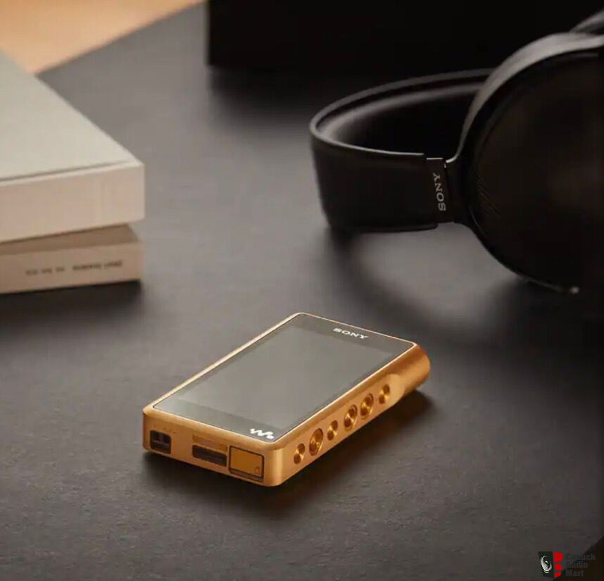 Sony Walkman NW-Wm1Z Gold Photo #4610153 - US Audio Mart