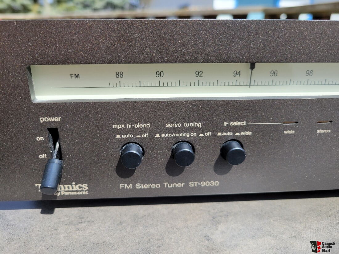 Technics ST-9030 tuner - audiophile 8 gang Photo #4614343 - Canuck ...