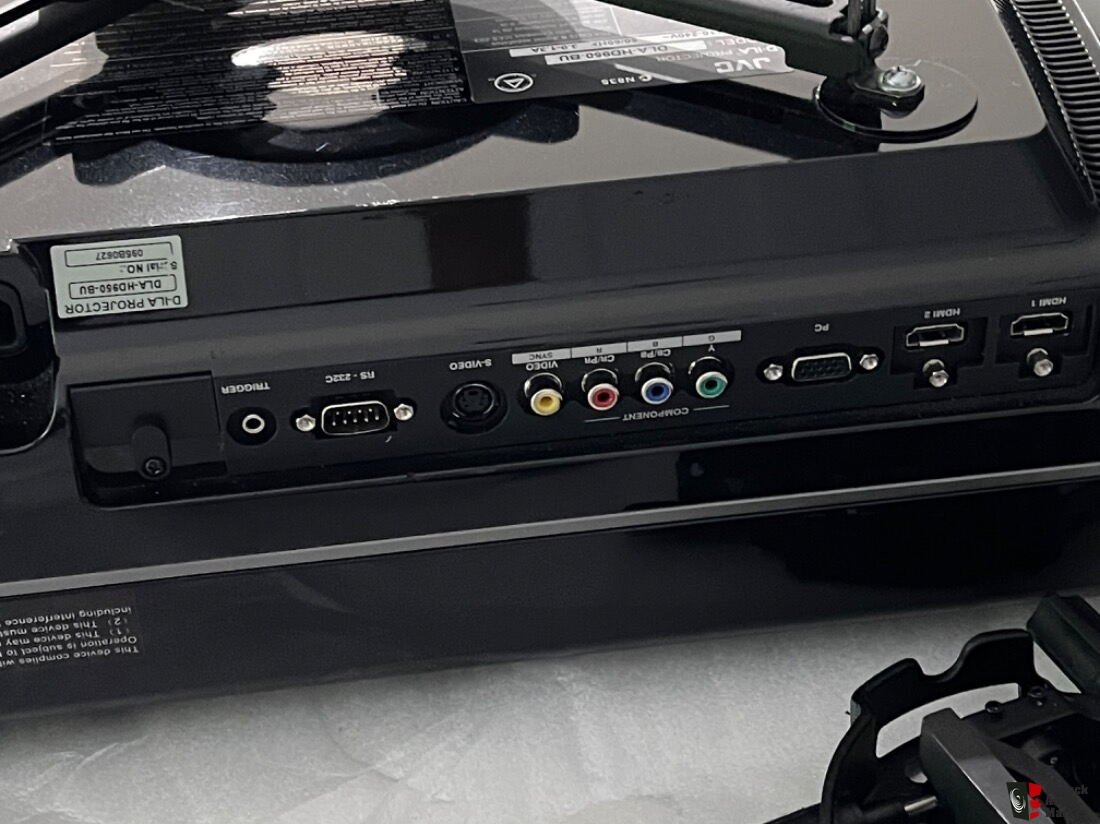 JVC DLA-HD950 Projector Photo #4615574 - Canuck Audio Mart
