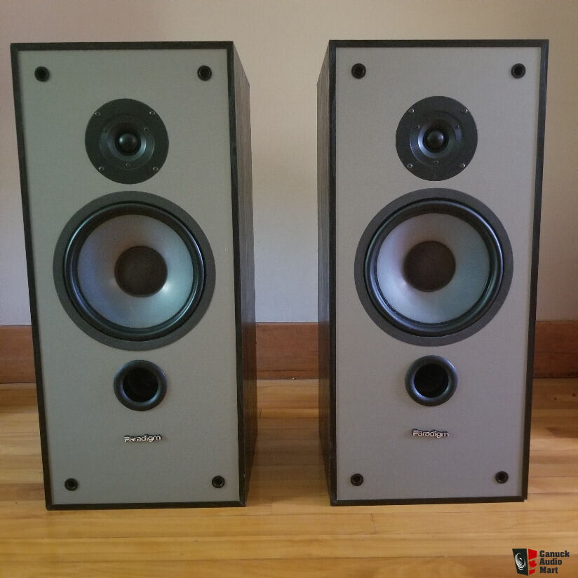 Pair of Paradigm Model 7SE with grilles and feet consecutive serial ...
