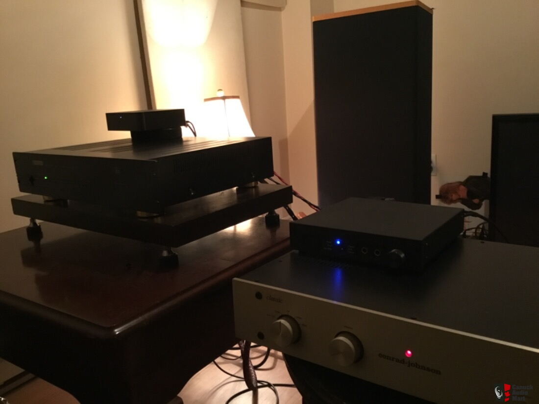 Conrad Johnson classic tube preamplifier Photo #4642701 - Canuck Audio Mart