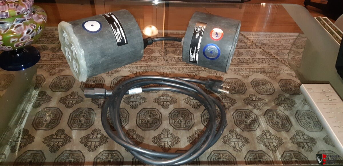 Blue Circle PLC FX2 (6 Outlet) with XOE Photo #4644972 - US Audio Mart