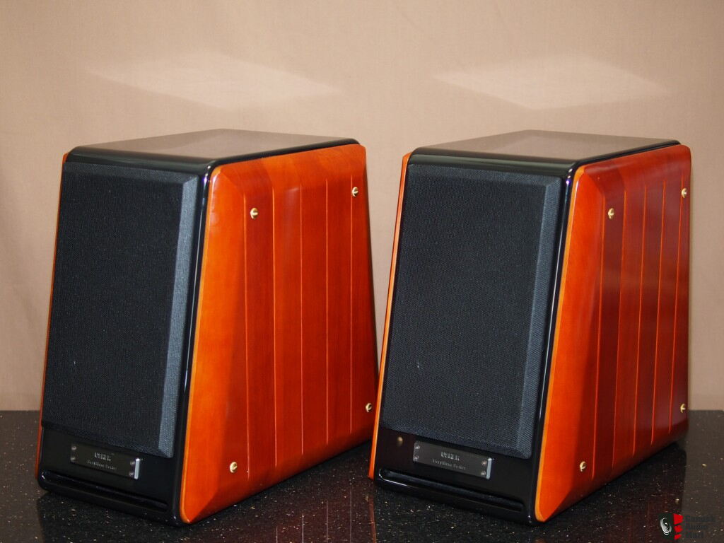 Usher Tiny Dancer BE 718 Dealer Ad - Canuck Audio Mart