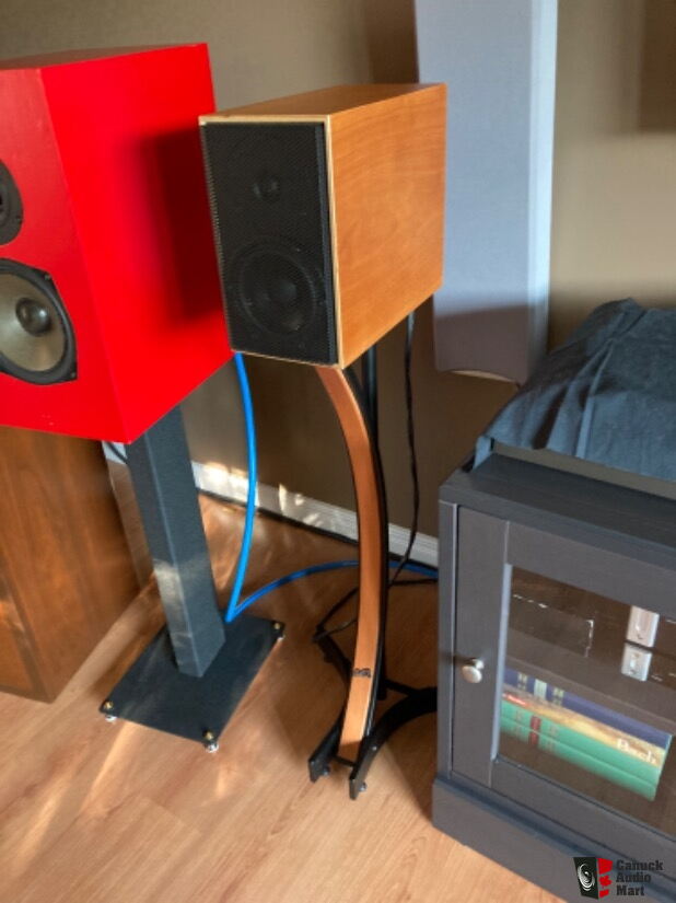 Penaudio Rebel 3 /// Bell'o stands // Looking to try other speakers ...