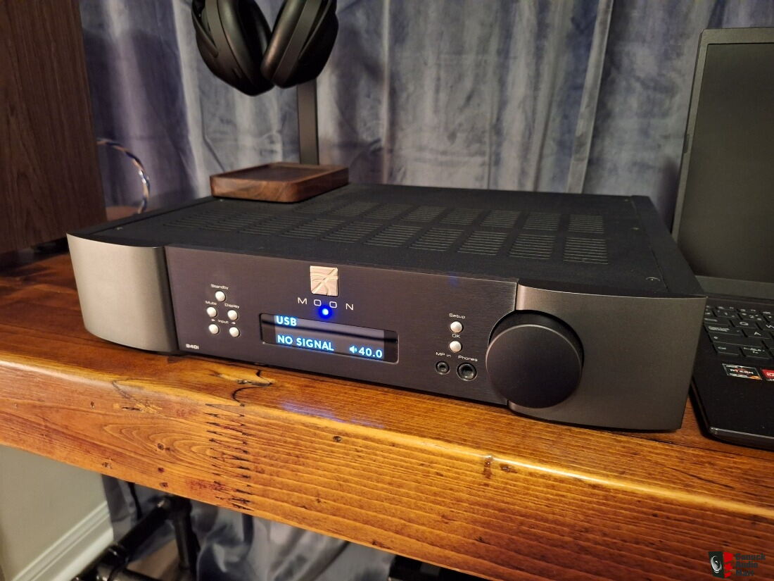 Moon Audio 240i Photo #4669051 - Canuck Audio Mart