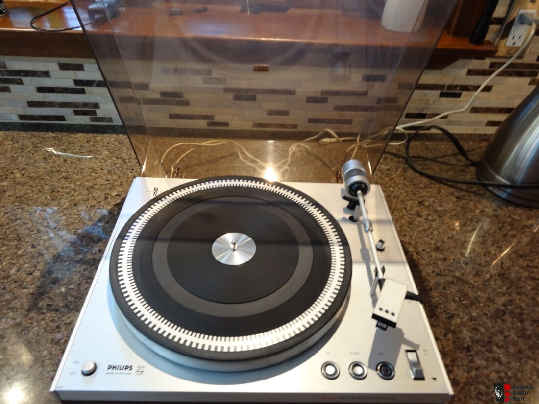 Phillips 212 Electronic Turntable-Reduced For Sale - Canuck Audio Mart