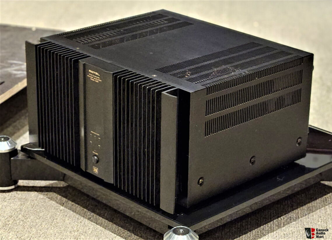 Rotel RMB 1095 200 Watts x 5. Beast! Photo #4670122 - Canuck Audio Mart