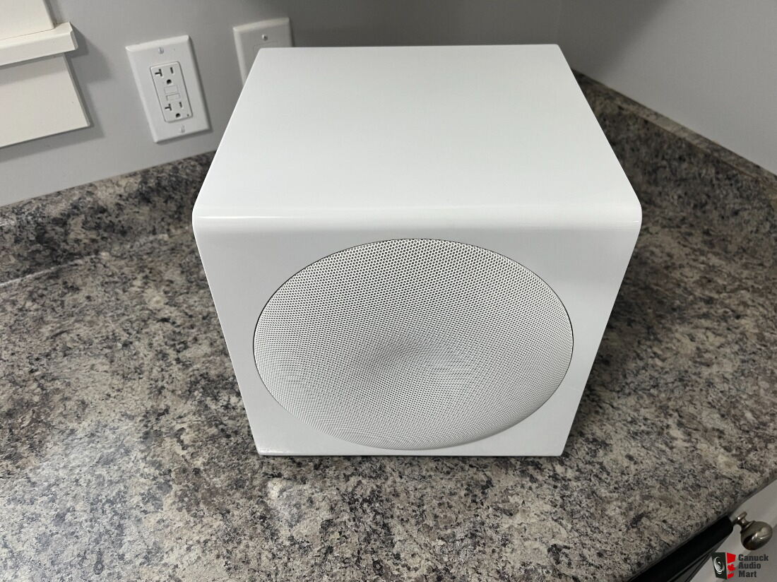 SVS 3000 Micro subwoofer -Like NEW Photo #4672179 - US Audio Mart