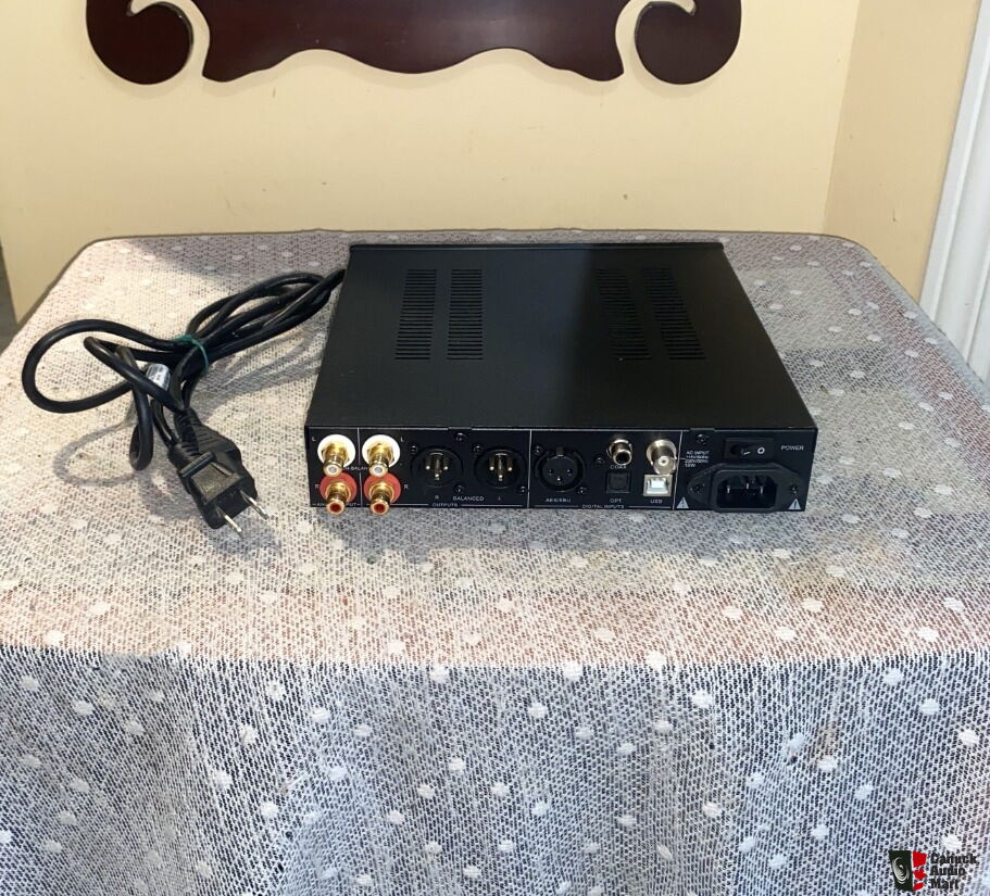 Emotiva Reference Quality Stereo PCM DAC Stealth DC-1 Photo #4680524 ...