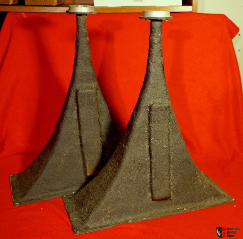 Composite material diver horns Photo #4687130 - US Audio Mart