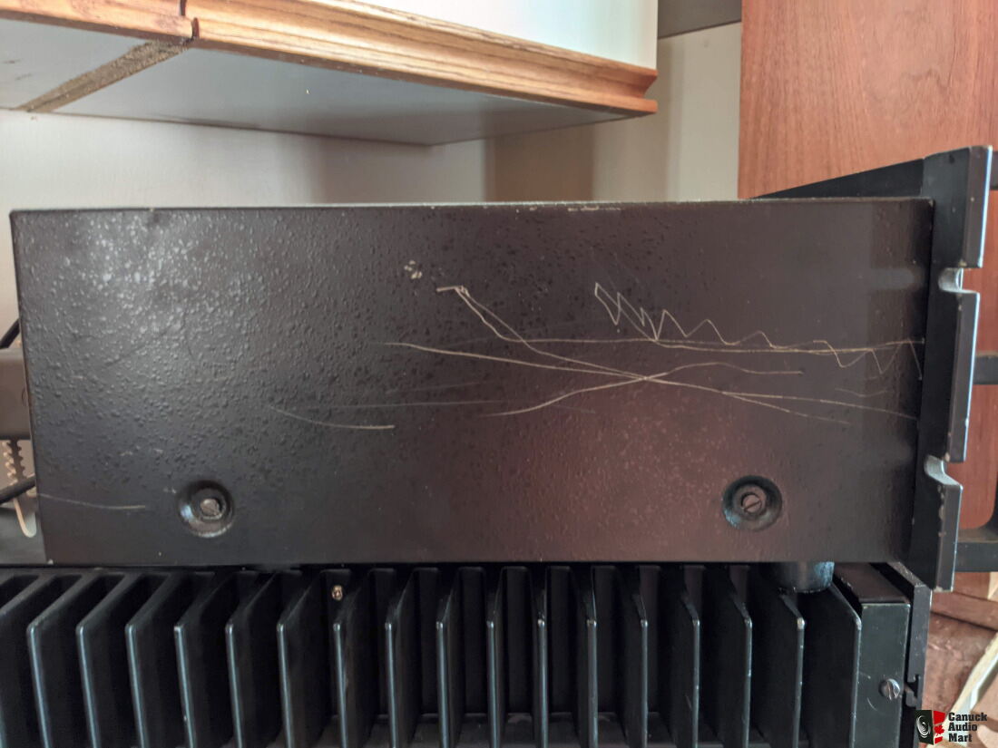 Heathkit AA-1800 amp and AP-1800 preamp Photo #4688464 - US Audio Mart