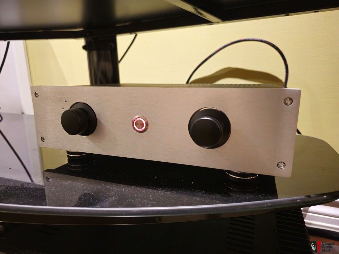Neurochrome Modulus-686 fully balanced stereo amplifier and preamp ...