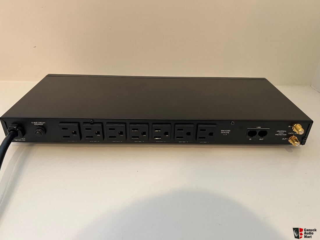 Panamax MR4000 Power Conditioner Photo #4697483 - Canuck Audio Mart