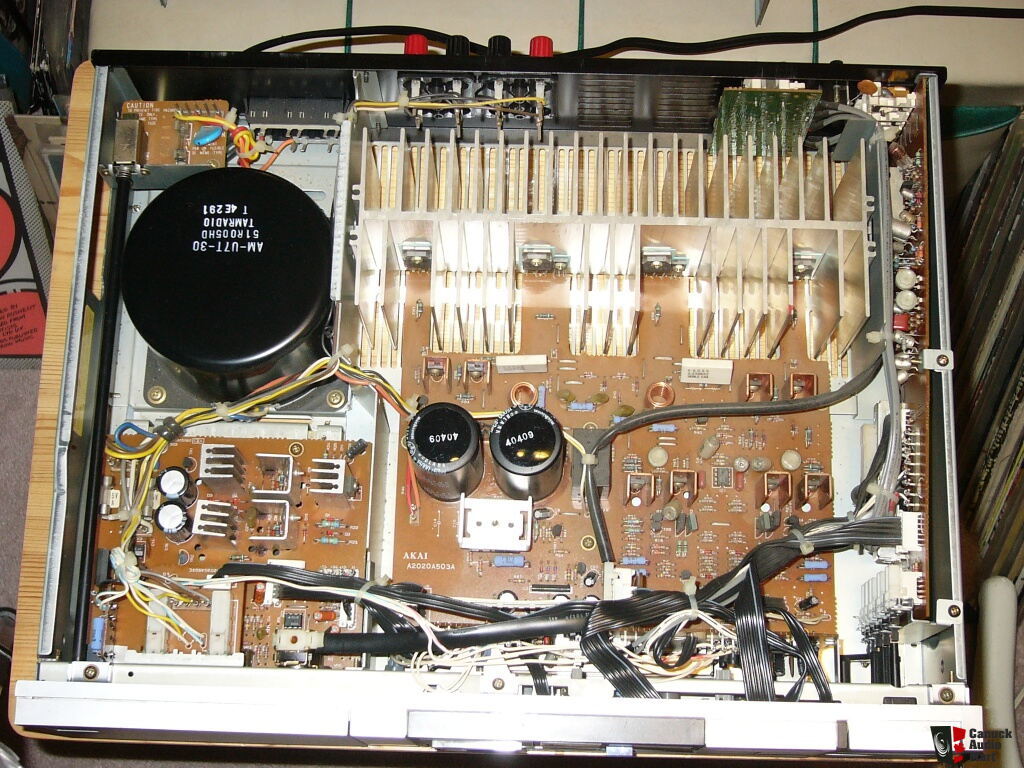 AKAI AM-U7 integrated amplifier Photo #470042 - Canuck Audio Mart