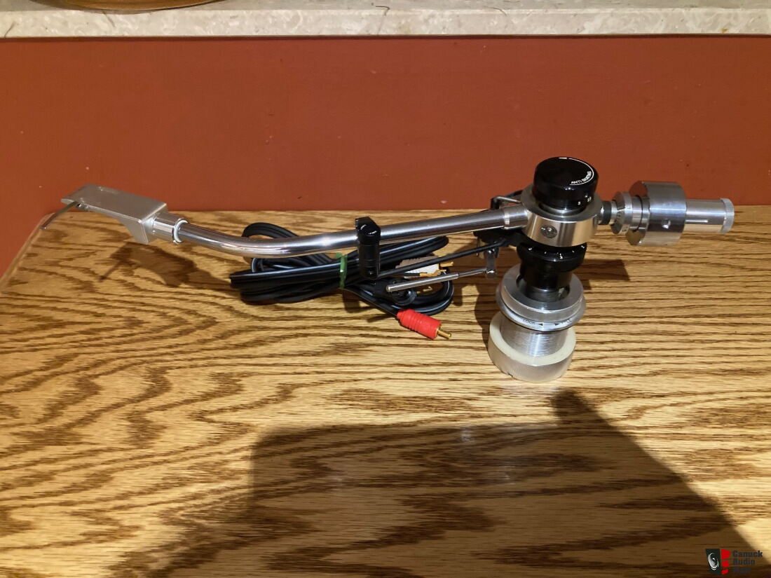 Victor UA-7045 tonearm with VTA on the fly adjustment, complete with ...
