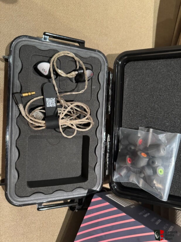 Westone MACH 70 IEMs - MINT Condition! Photo #4704931 - Canuck Audio Mart