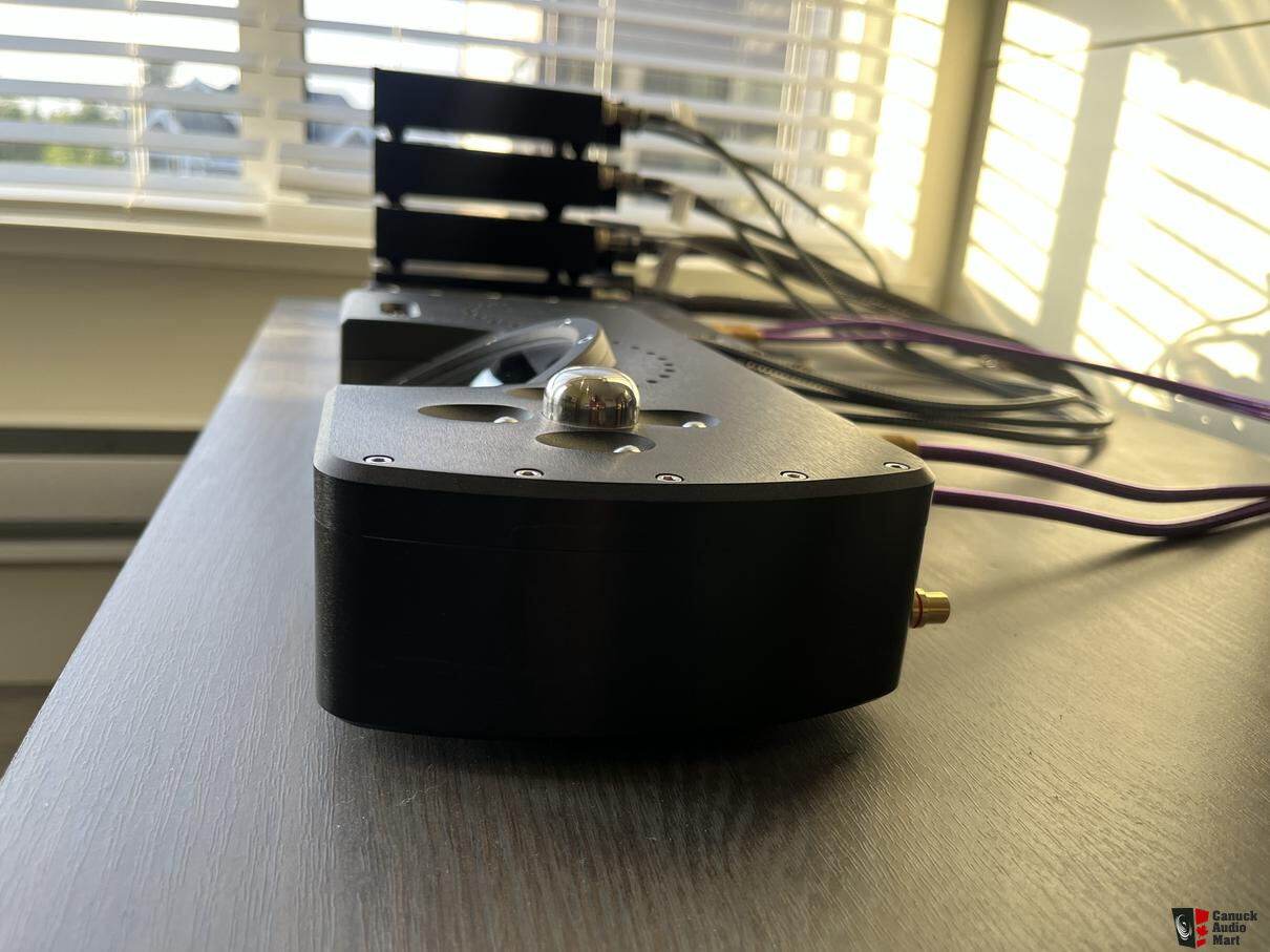 Chord Dave system --> Dave, External power supply, Mscaler Photo ...