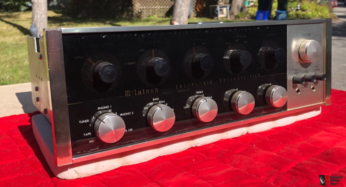 McIntosh C20 Preamplifier Photo #4712969 - Canuck Audio Mart
