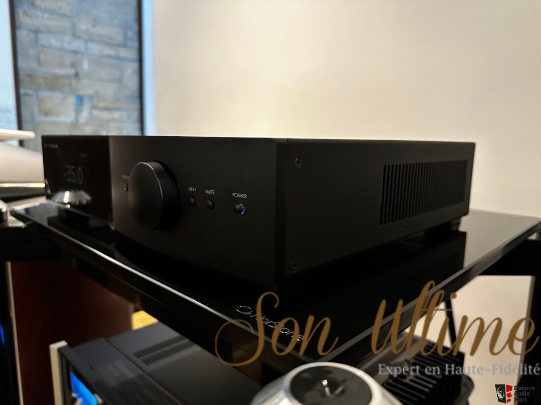 Anthem STR Preamplifier (Used) Photo #4721008 - Canuck Audio Mart