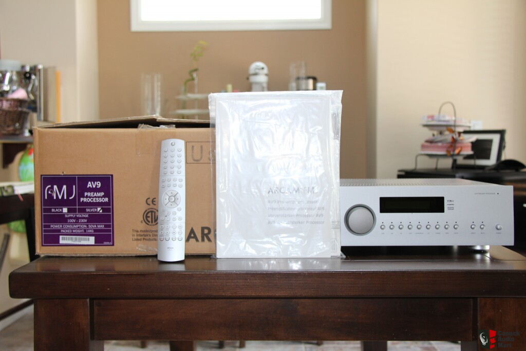 Arcam FMJ AV9 Pre Amp Processor (silver) Photo #473991 - Canuck Audio Mart