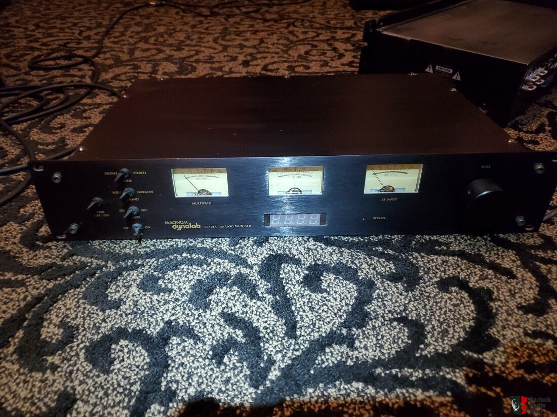 Magnum dynalab FT101A analog FM tuner- $750