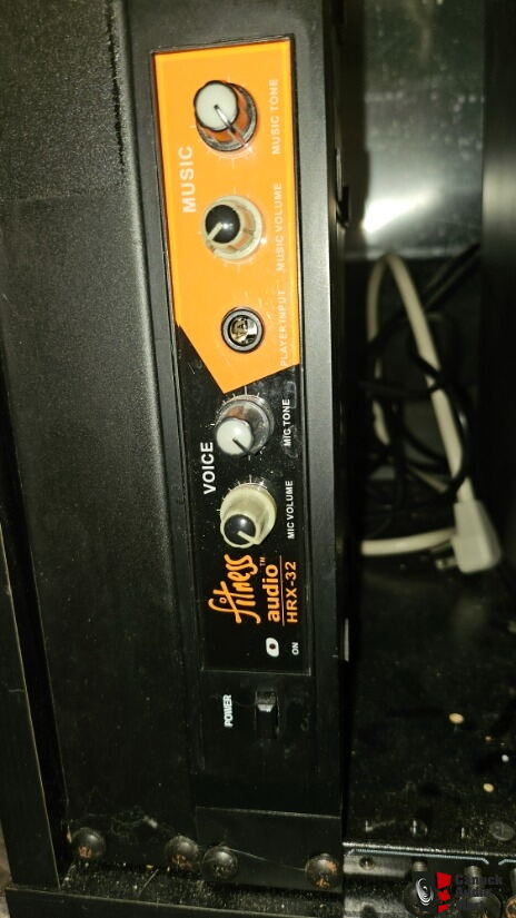 Crown XLS 204 in wood cabinet 2 x 260WPC or 1 x 800@ 8Ohms Photo ...