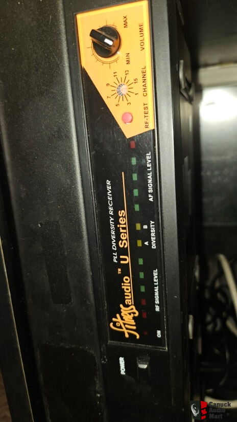 Crown XLS 204 in wood cabinet 2 x 260WPC or 1 x 800@ 8Ohms Photo ...
