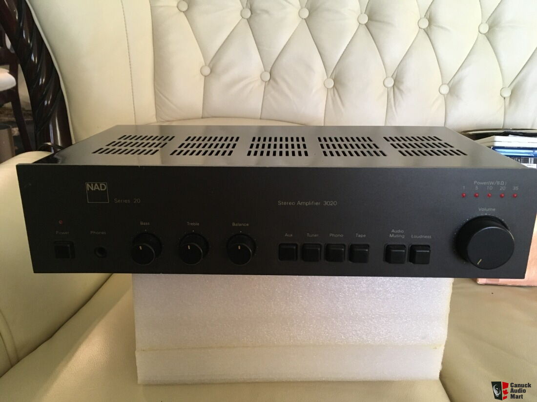 Iconic Legend Amplifier NAD 3020 Series 20 for parts or fix Photo ...