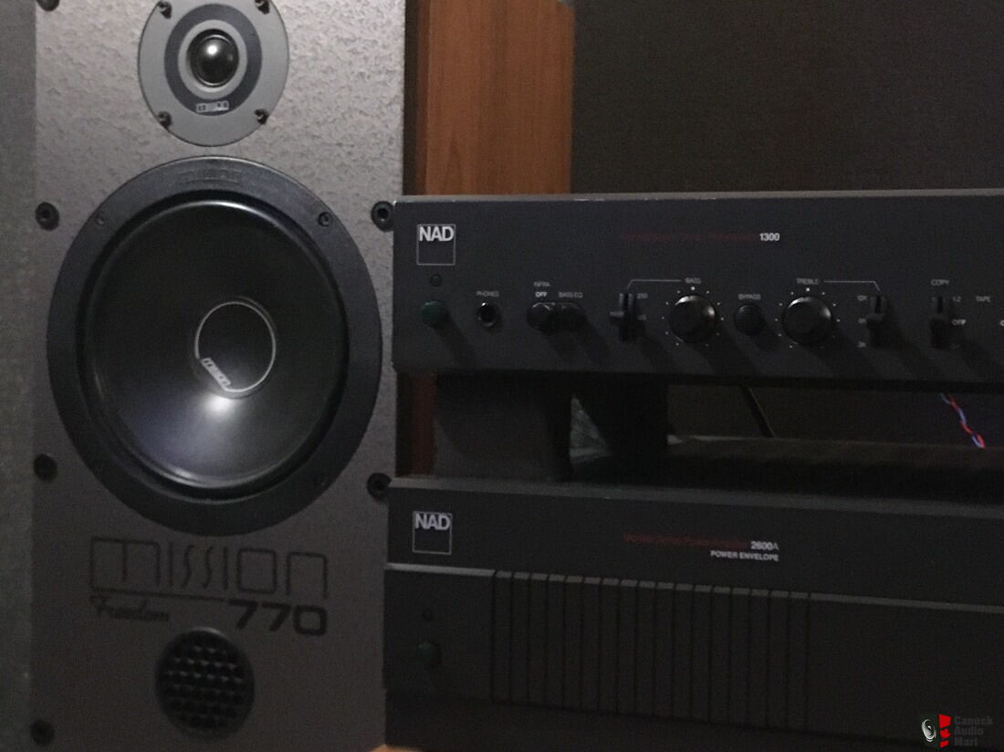 NAD Monitor Series 2600A Power Amplifier and 1300 Preamplifier ...