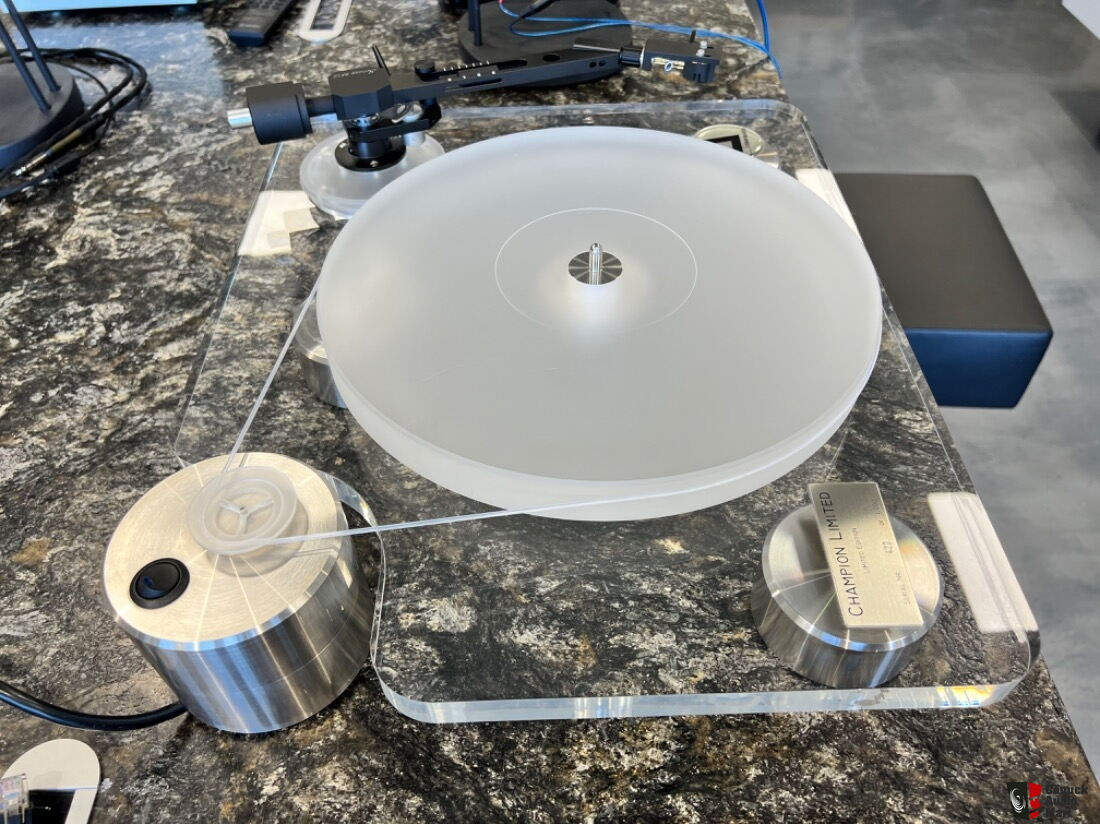 Clearaudio Champion LTD with Sorane Arm, Hana ML, Nordost phono cable ...