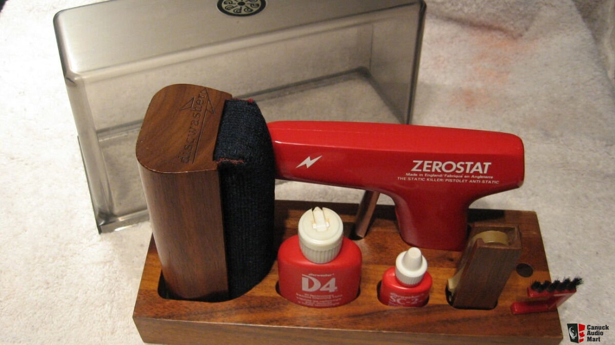 Discwasher Deluxe Cleaning Set with Solid Walnut Base and Cover Photo ...